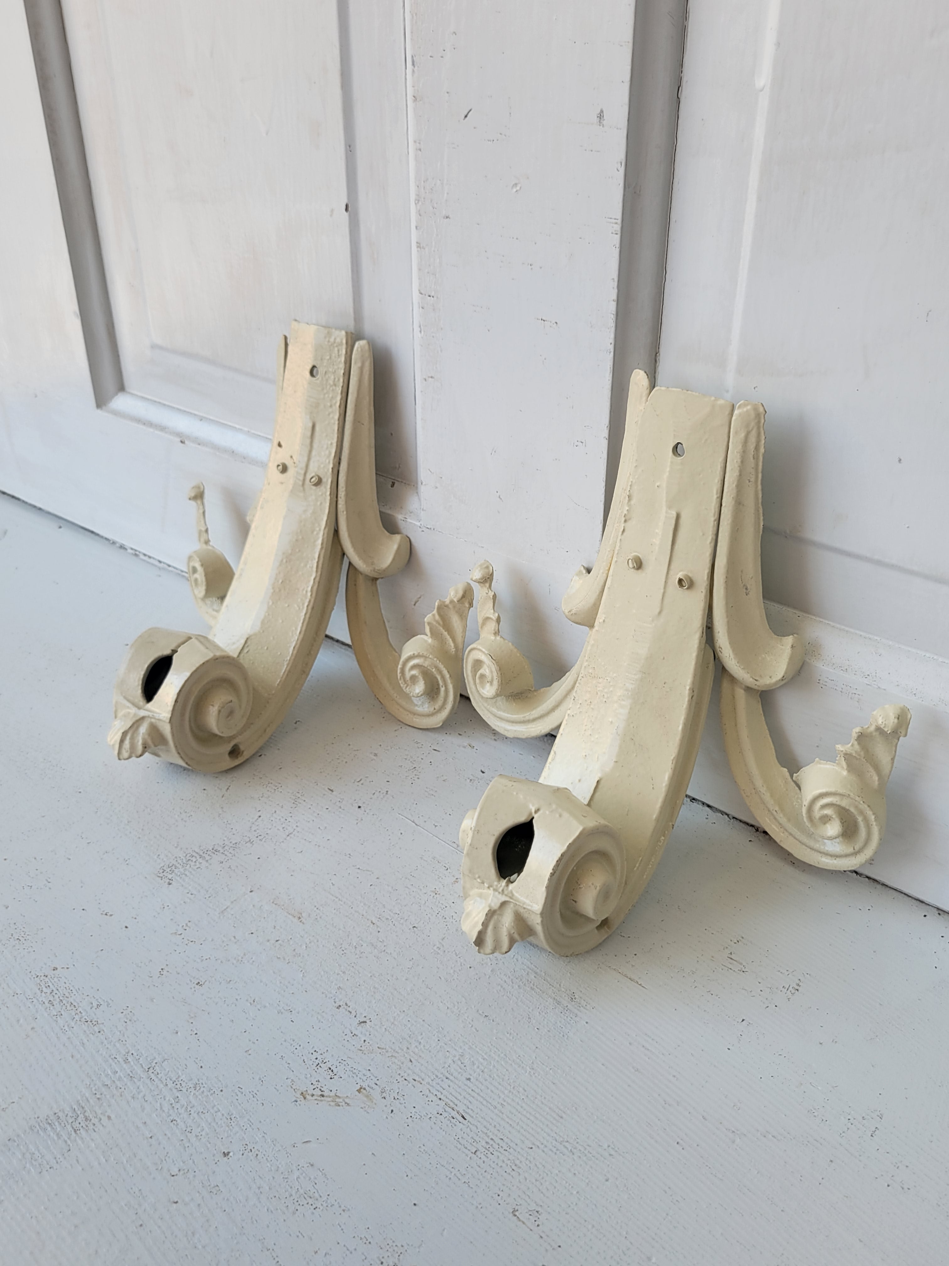 Ornate Pair of Architectural Detail Scroll Hooks, Large Iron Scroll De ...