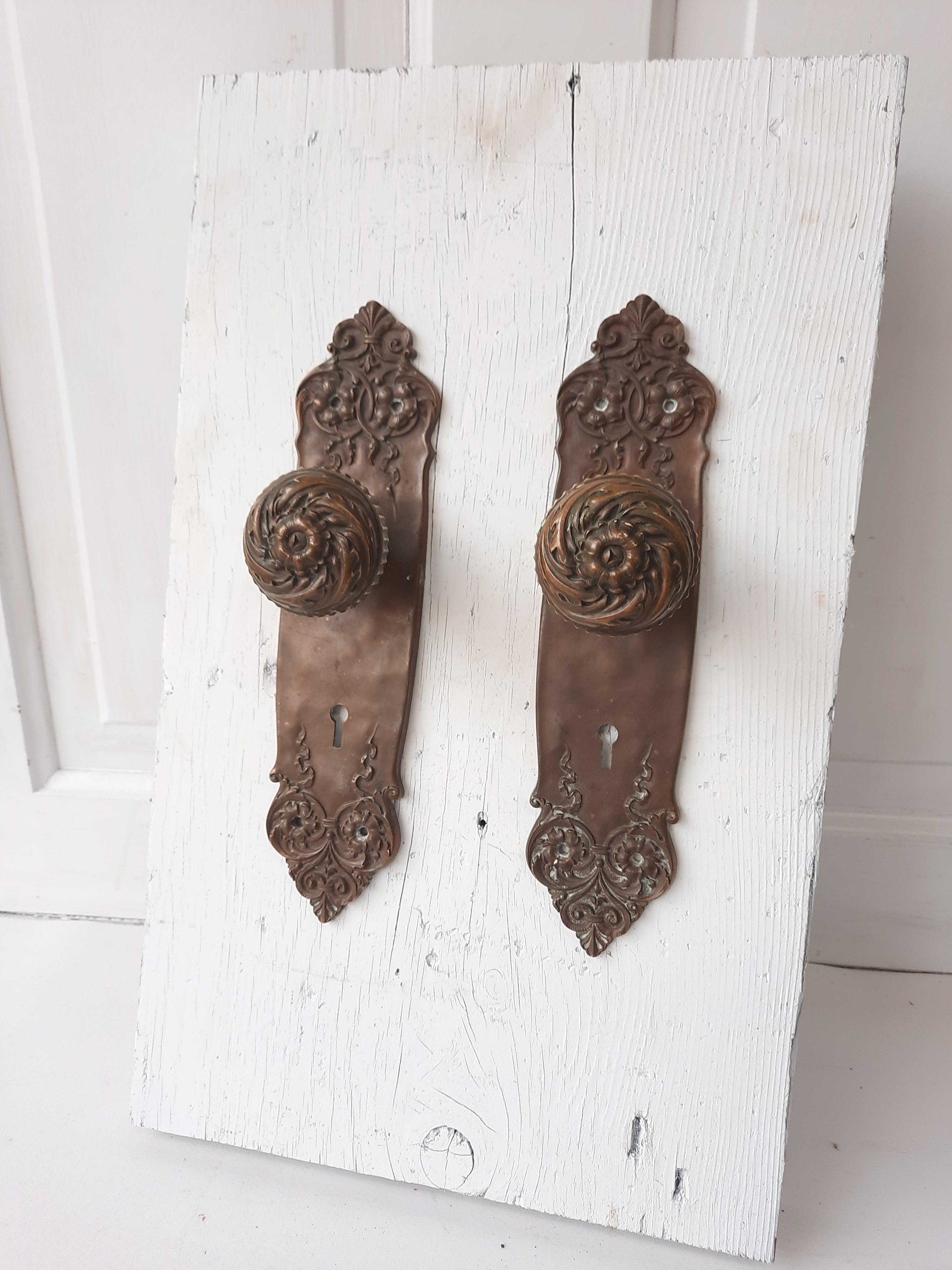 Urbino Pattern by Yale and Towne Antique Door Hardware, Antique Bronze ...